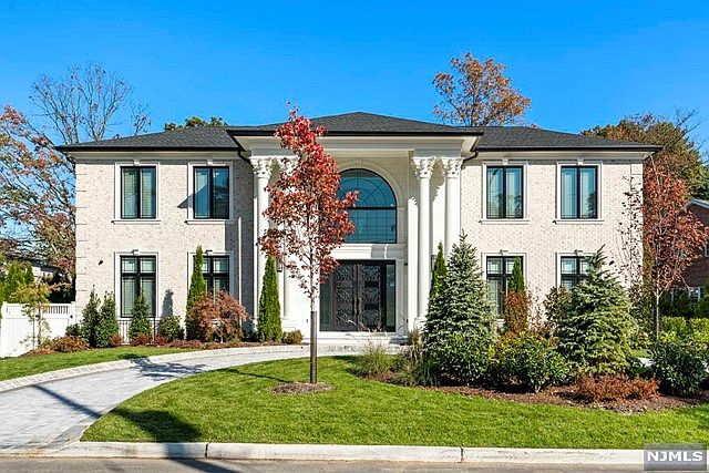 4 Willow Dr, Englewood Cliffs, NJ 07632 | MLS #22038908 | Zillow