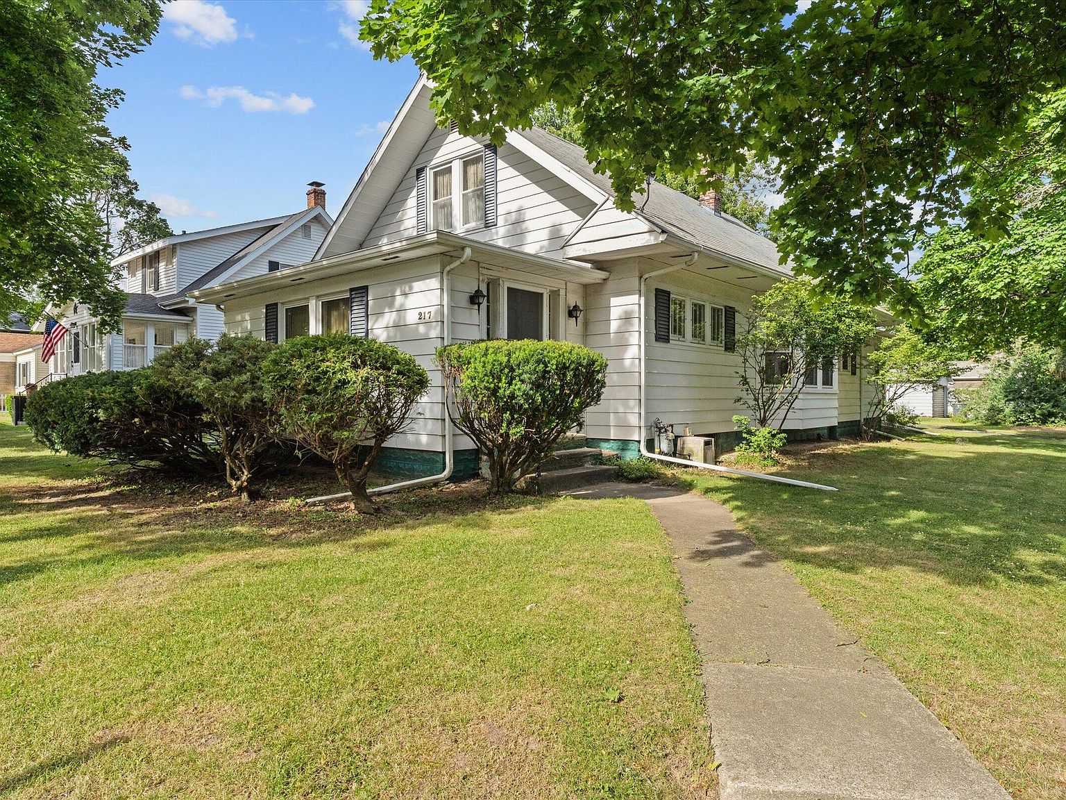 217 Cecil St, Buchanan, MI 49107 | Zillow