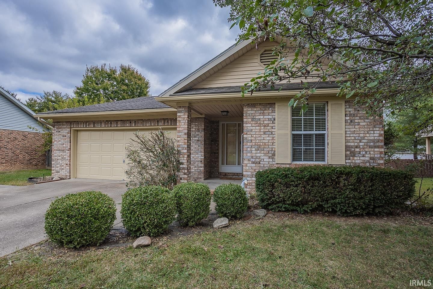 5607 Oak Ridge Dr, Evansville, IN 47711 | Zillow