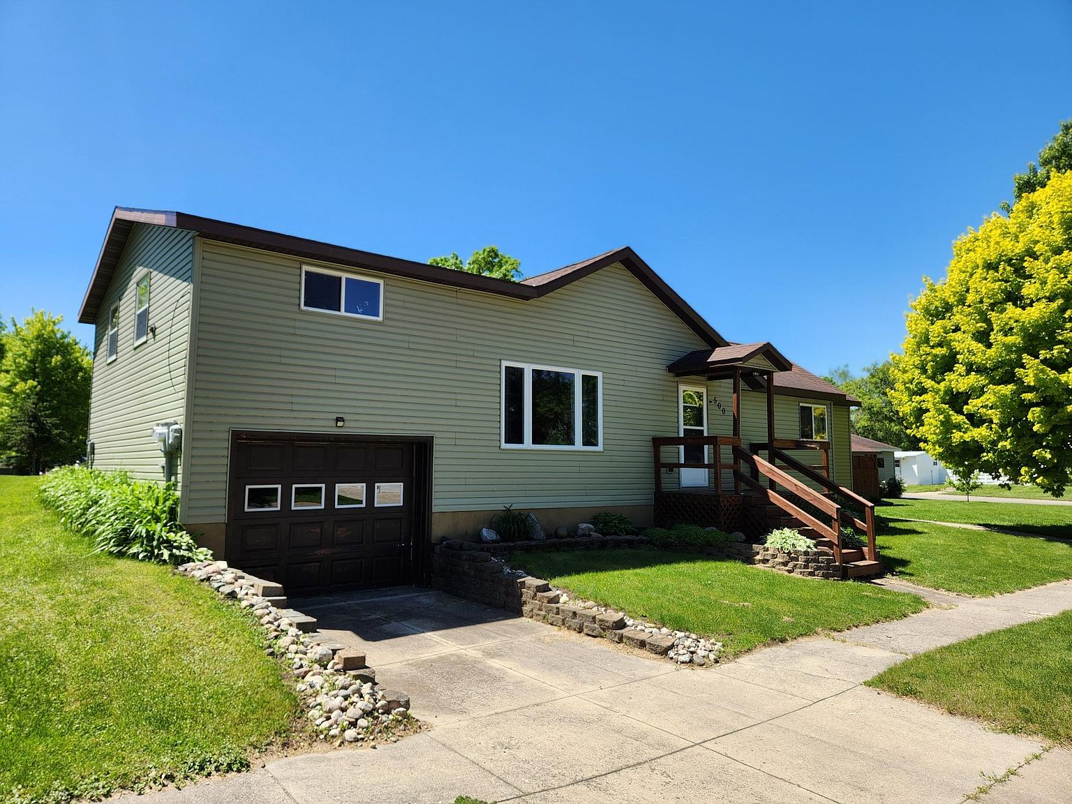 500 Superior St, Milroy, MN 56263 | Zillow