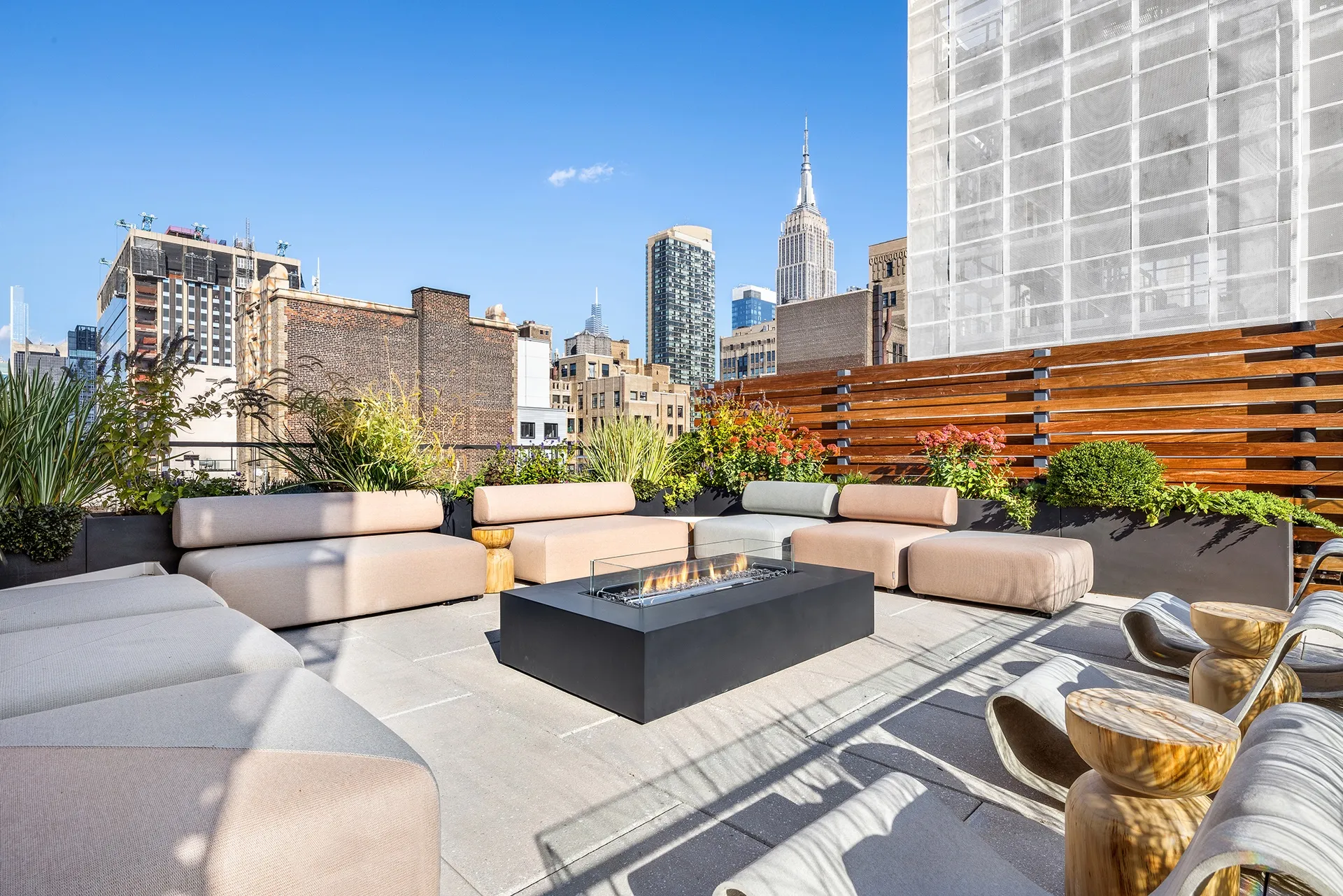 Maverick at 215 West 28th Street in Chelsea : Sales, Rentals ...