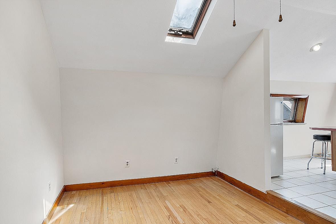 516R E 6th St #3, Boston, MA 02127 | Zillow