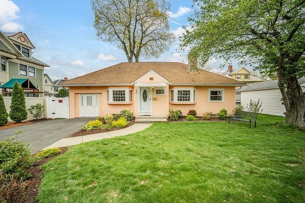 11 Garfield St, Springfield, MA 01108 | Zillow