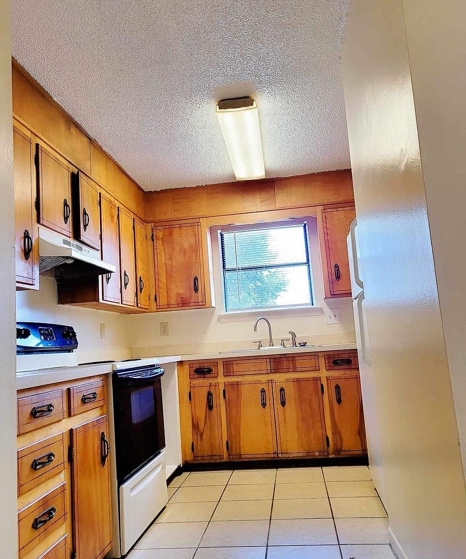 559B S 61st Ave, Pensacola, FL 32506 | Zillow