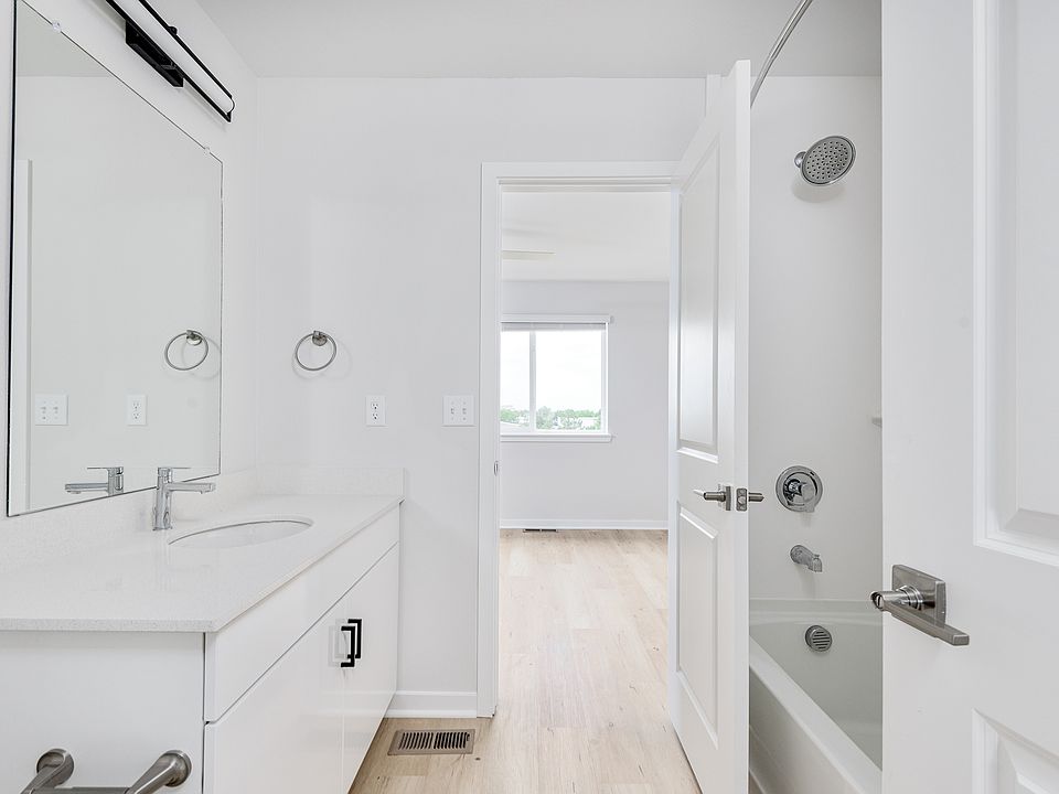 Highline Village Townhomes II - 16001-16065 16th Ave Aurora CO | Zillow