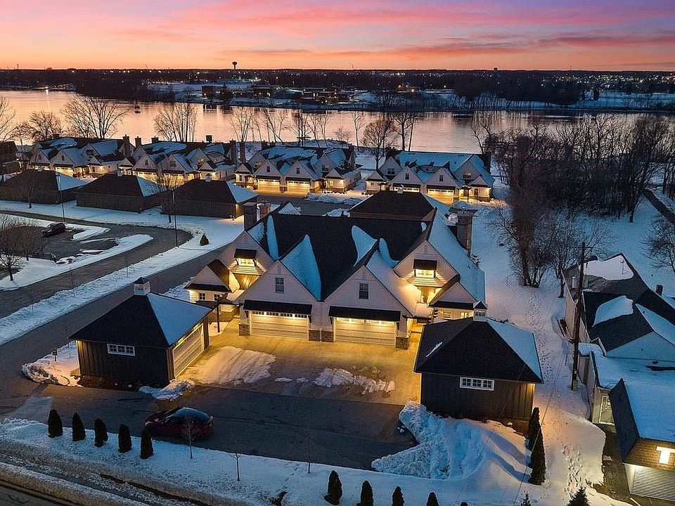 1015 N Broadway St #10, De Pere, WI 54115 | Zillow