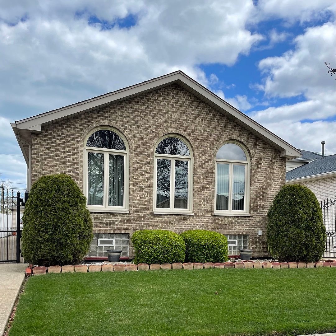 10847 S Ave E, Chicago, IL 60617 | MLS #12109770 | Zillow