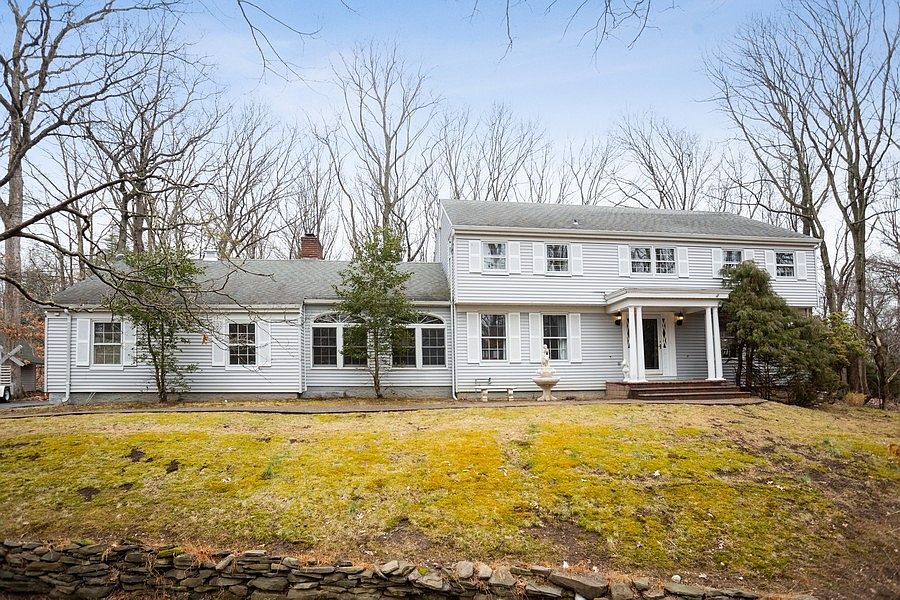 147 Cliff Rd, Port Jefferson, NY 11777 | Zillow