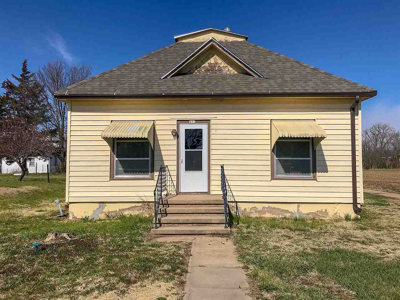 411 Arapahoe St, Naponee, NE 68960 | Zillow