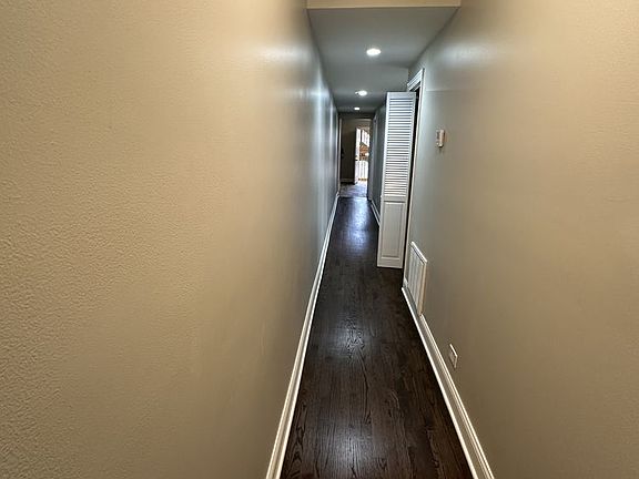 537 E 46th Pl #1, Chicago, IL 60653 | Zillow