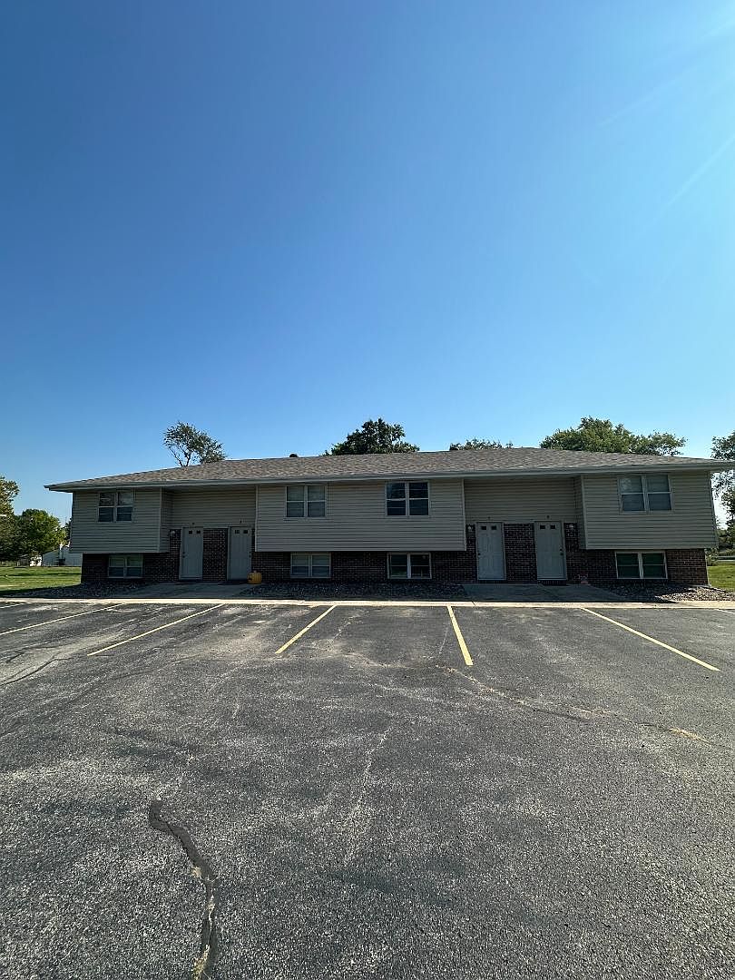 233 Spalding Rd #C, Holts Summit, MO 65043 | Zillow
