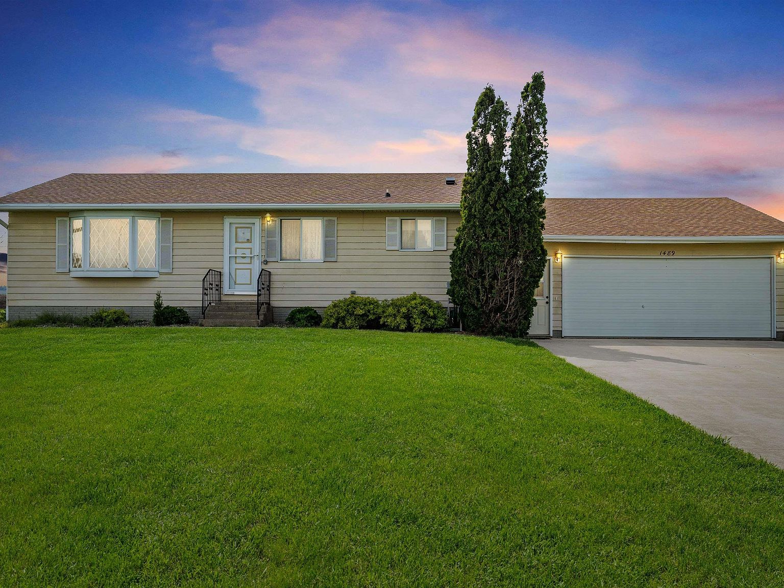 1489 Washington Ave, Lamont, IA 50650 | Zillow