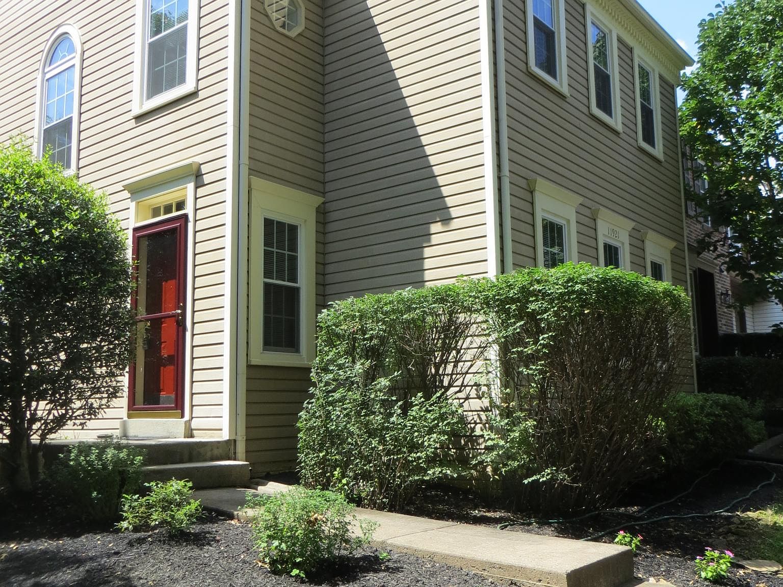 11921 Sentinel Point Ct, Reston, VA 20191 | Zillow