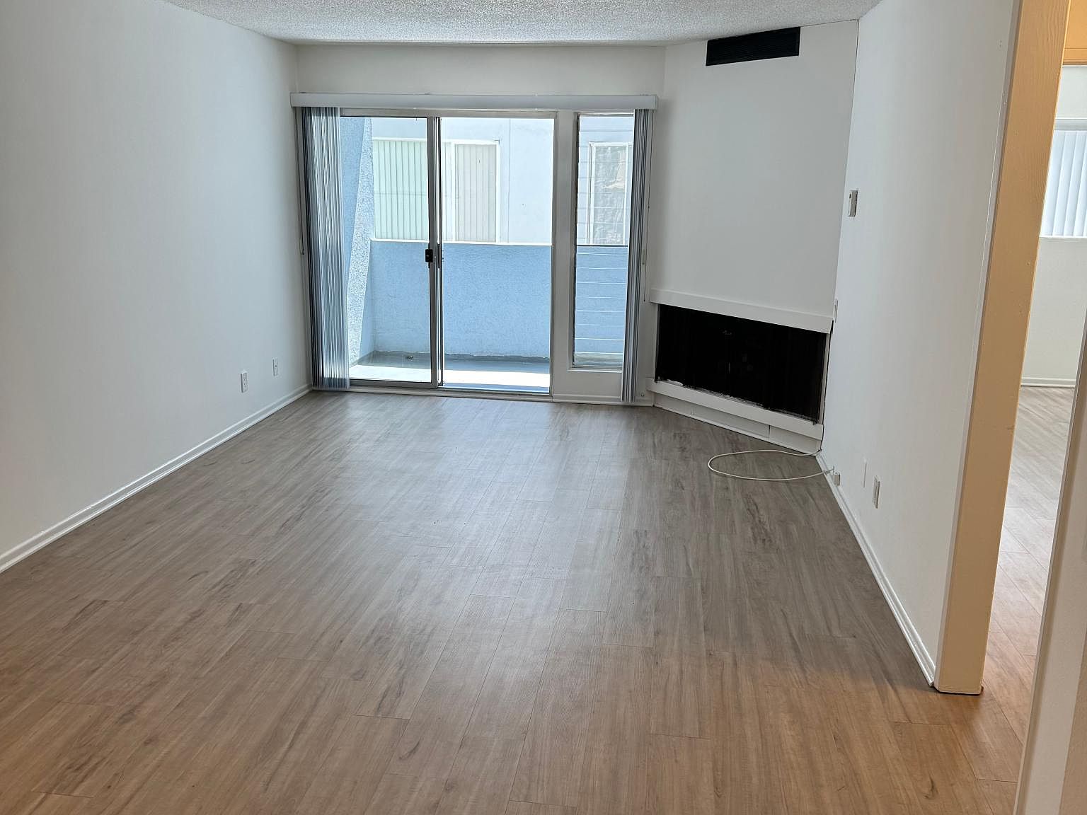 1045 3rd St #207-D, Santa Monica, CA 90403 | Zillow