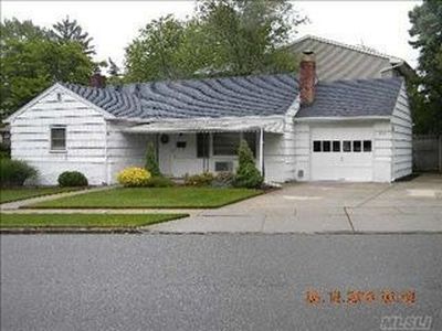 12 Deepdale Pkwy, Albertson, NY 11507 | Zillow