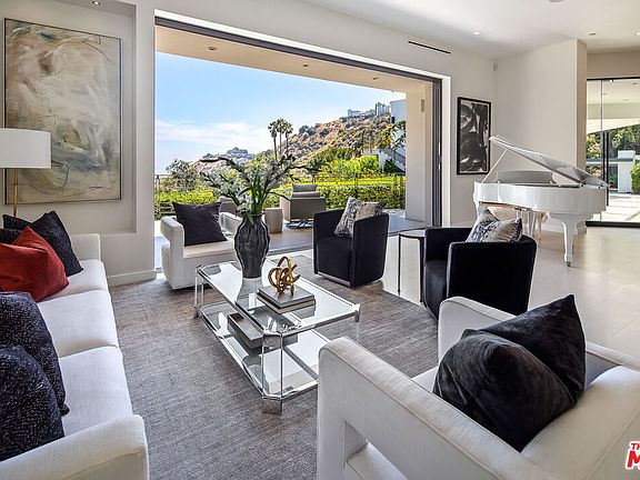 2341 Zorada Ct, Los Angeles, CA 90046 | MLS #22-167557 | Zillow