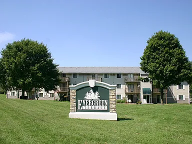 Evergreen Terrace - 2111 E Caulder Ave Des Moines IA (Pet-friendly ...