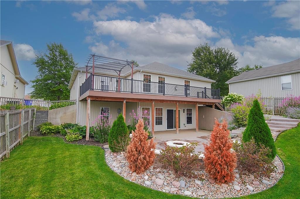 706 SW Crestview Ter, Grain Valley, MO 64029 | MLS #2447149 | Zillow