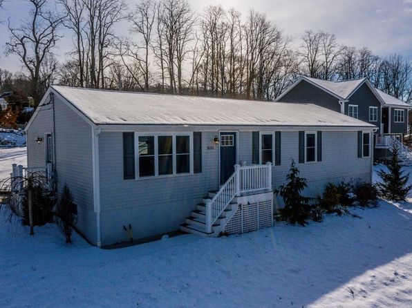 Fall River MA Single Family Homes For Sale - 103 Homes | Zillow