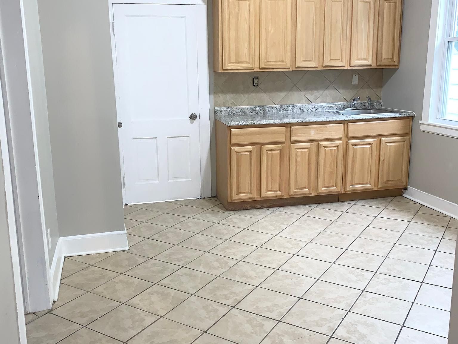 594 Jackson Ave FLOOR 2, Elizabeth, NJ 07201 | Zillow