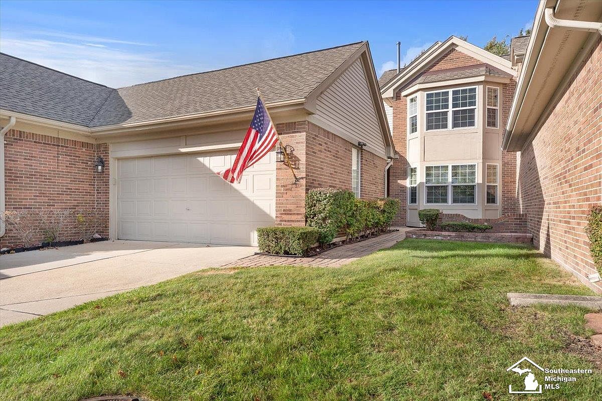15742 Golfview Drive Blvd, Riverview, MI 48193 | Zillow