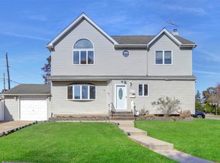 47 Country Drive, Plainview, NY 11803 | MLS #897804 | Zillow