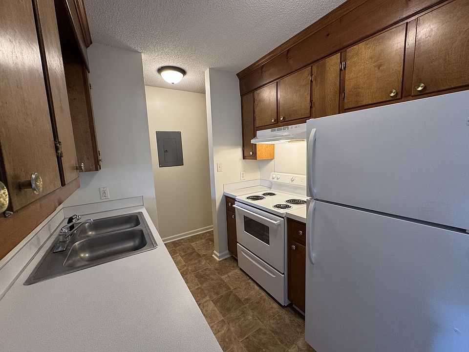 1221 Belle Meade - I - 1221 E Fire Tower Rd Greenville NC | Zillow