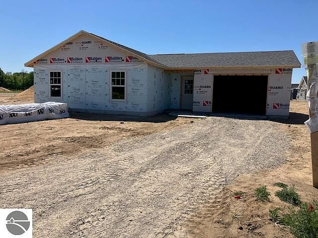 4897 Lark Dr, Traverse City, MI 49685 | MLS #1911832 | Zillow