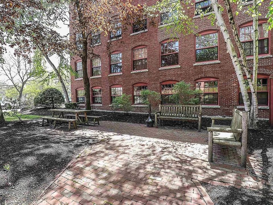 1 Elliot Way, Manchester, NH 03103 | Zillow