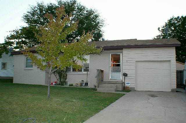 2011 Robbins St, Augusta, KS 67010 | Zillow