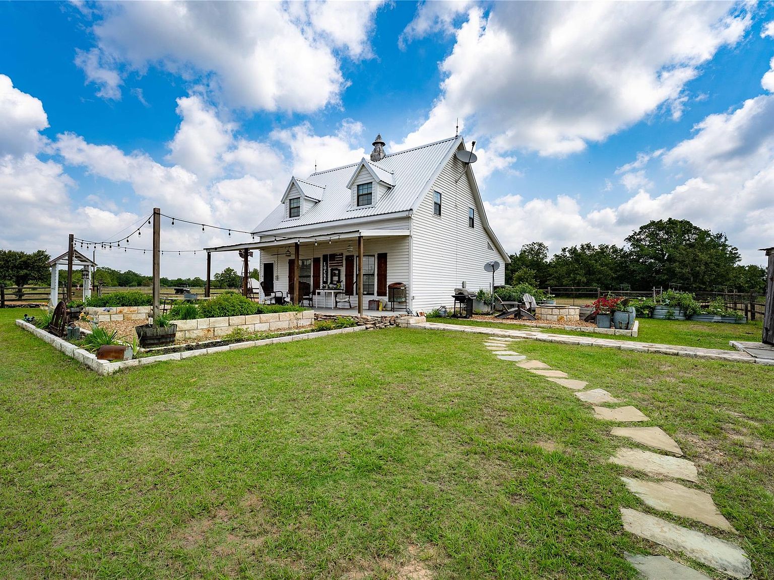 5939 Round Top Rd, Carmine, TX 78932 | MLS #16305740 | Zillow