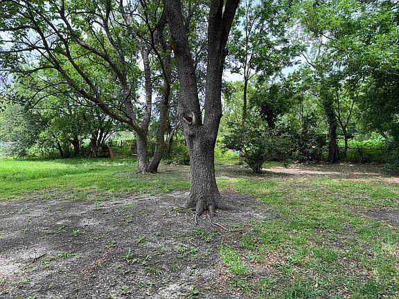 733 Phyllis Ave, Port Arthur, TX 77640 | Zillow