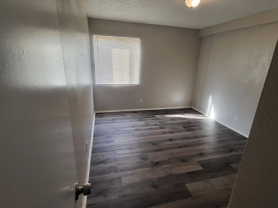 38101 11th St E APT 23, Palmdale, CA 93550 | Zillow