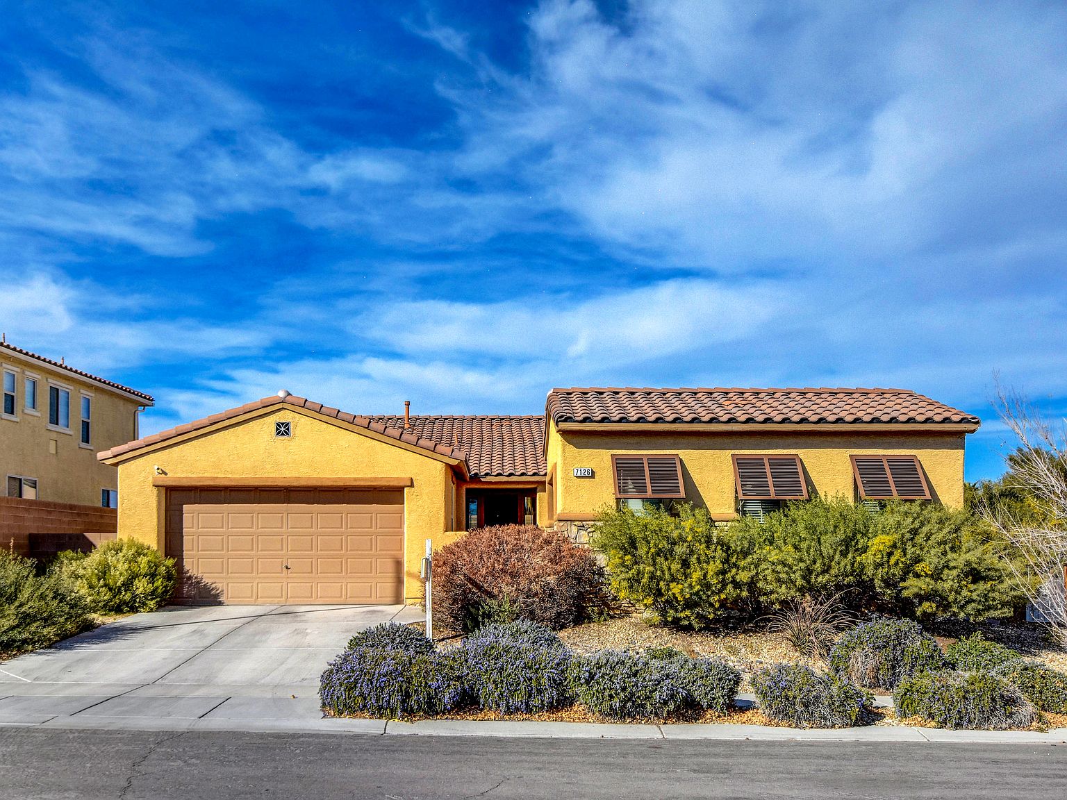 7126 Castle Brook Ave Las Vegas NV 89113 Zillow 7126-castle-brook-ave-las-vegas-nv-89113-zillow