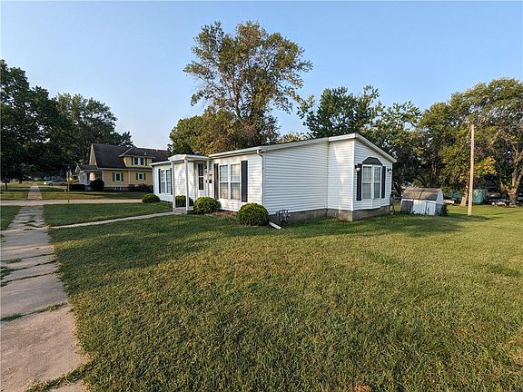 600 N 3rd St, Hiawatha, KS 66434 | MLS #2448835 | Zillow