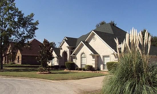 805 Garlington St, Bowie, TX 76230 | Zillow