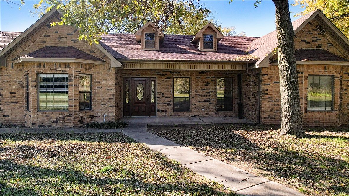 901 12th St, Ryan, OK 73565 | Zillow