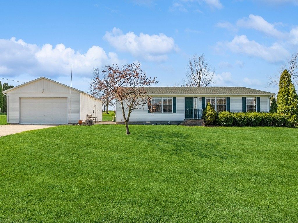 303 Main St, Elberon, IA 52225 | Zillow
