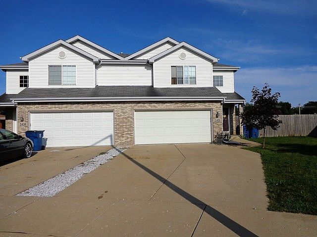 2431 Caton Crest Ct, Crest Hill, IL 60403 | Zillow