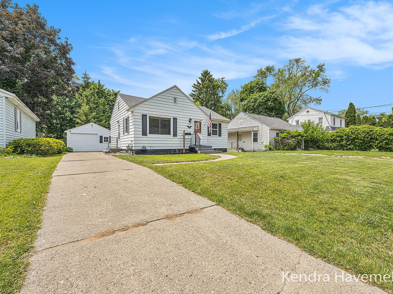 1321 Edith Ave NE, Grand Rapids, MI 49505 | Zillow