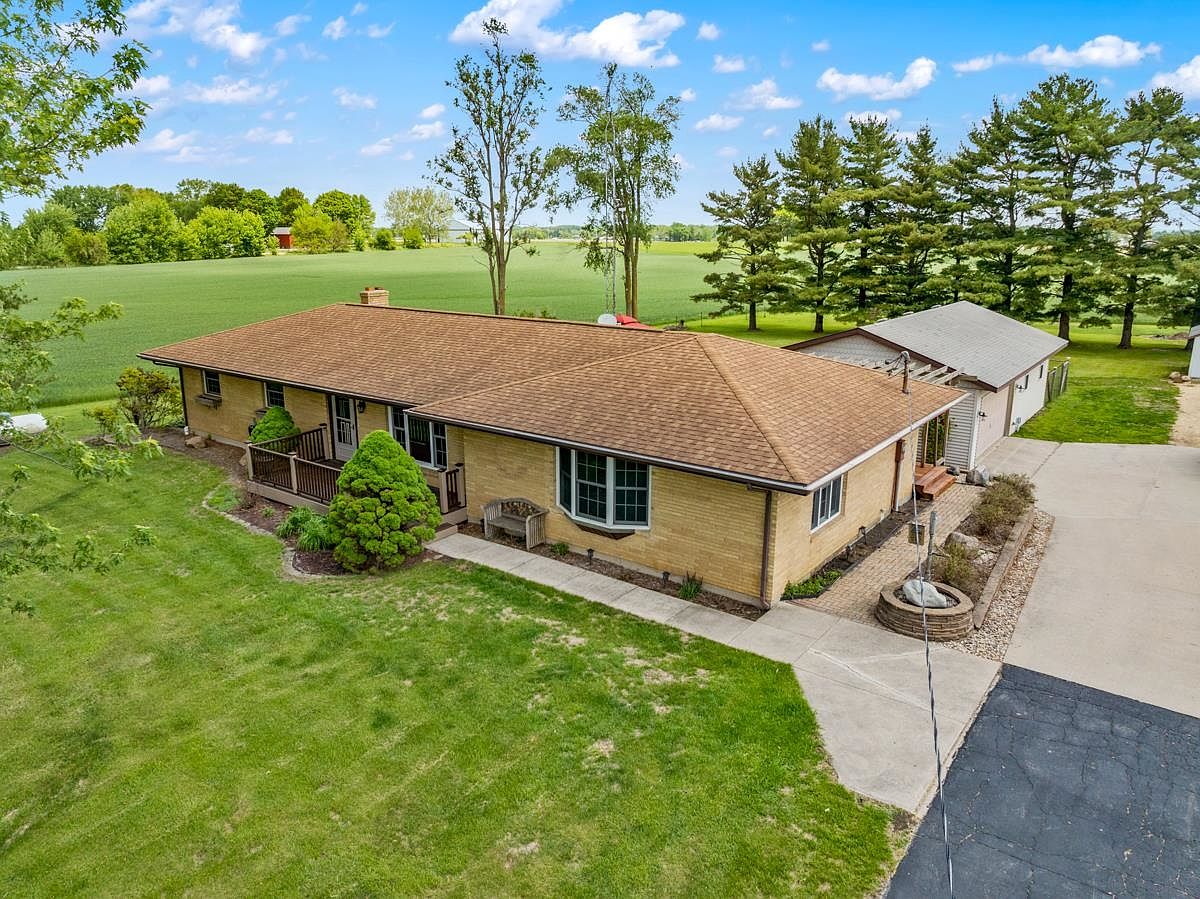 5485 Fern Hill Rd, Belvidere, IL 61008 | Zillow
