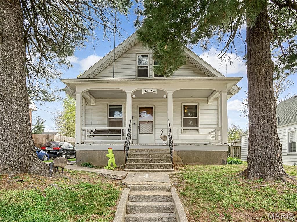 320 W 3rd St, Waterloo, IL 62298 | Zillow