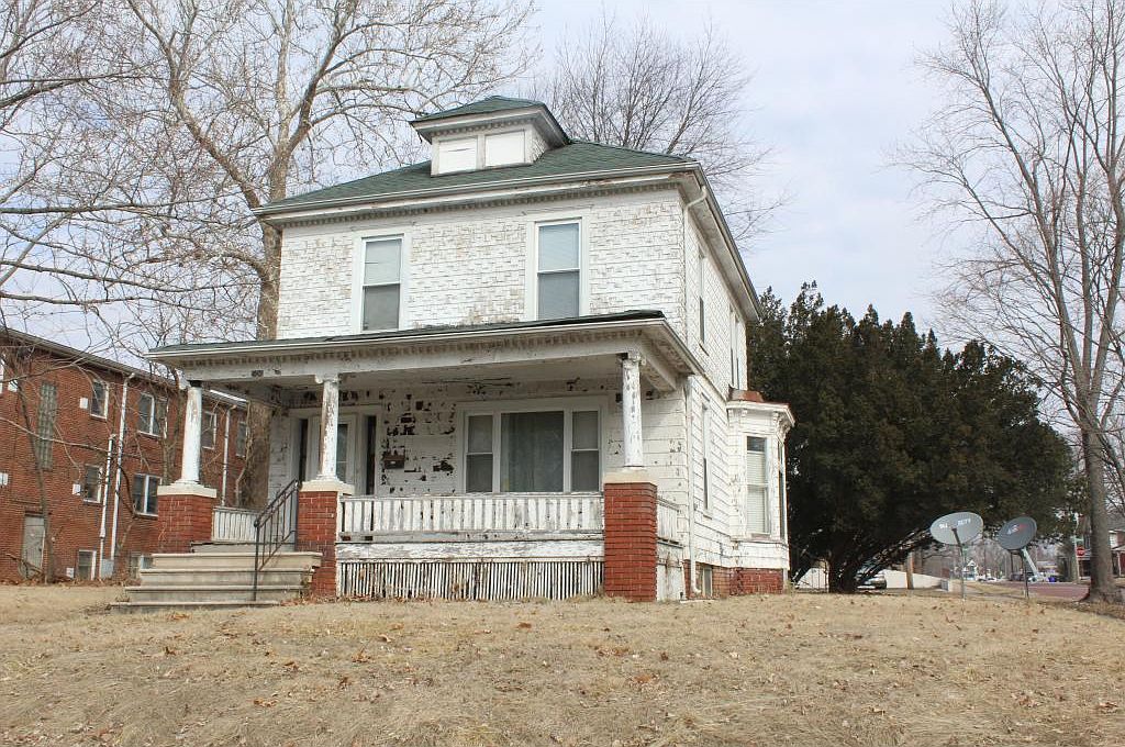 506 W Macon St, Decatur, IL 62522 | Zillow