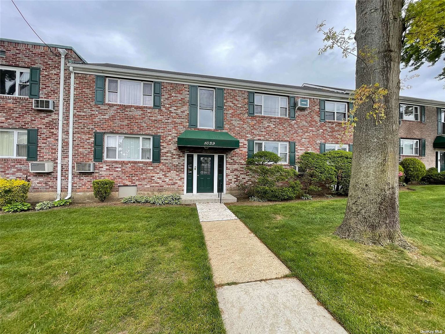 1039 Rottkamp Street UNIT 2, Valley Stream, NY 11580 | Zillow
