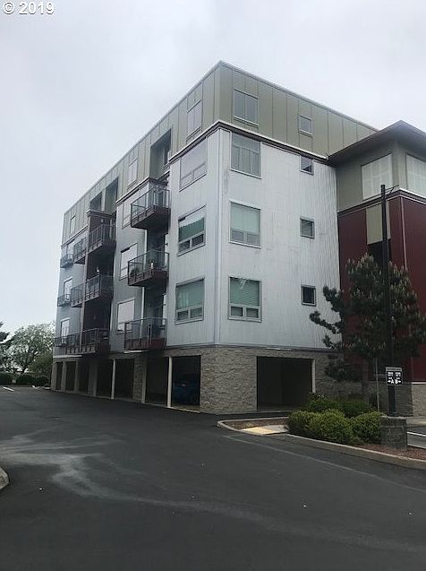 401 Cannery Loft Condo #401, Astoria, OR 97103 | Zillow