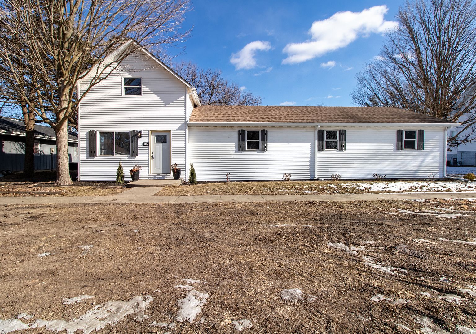 307 N Walnut St, Arrowsmith, IL 61722 | Zillow