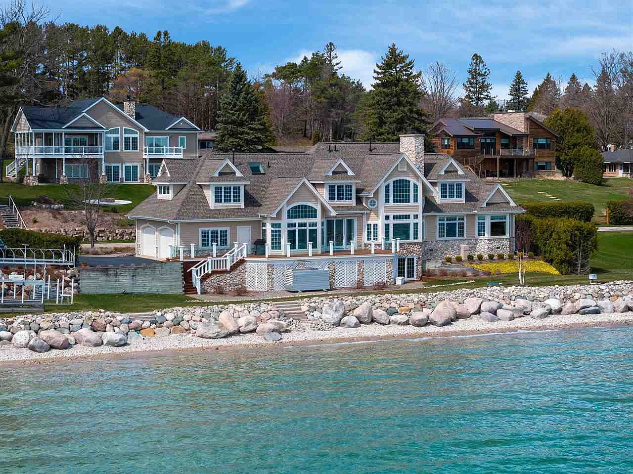 112 C&o Club Dr, Charlevoix, MI 49720 | Zillow