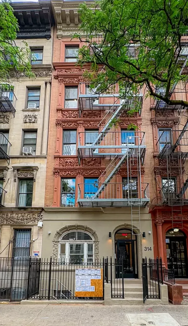 314 West 51st Street #3B in Hell's Kitchen, Manhattan | StreetEasy