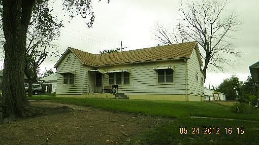 414 Cherry St, Pratt, KS 67124 | Zillow
