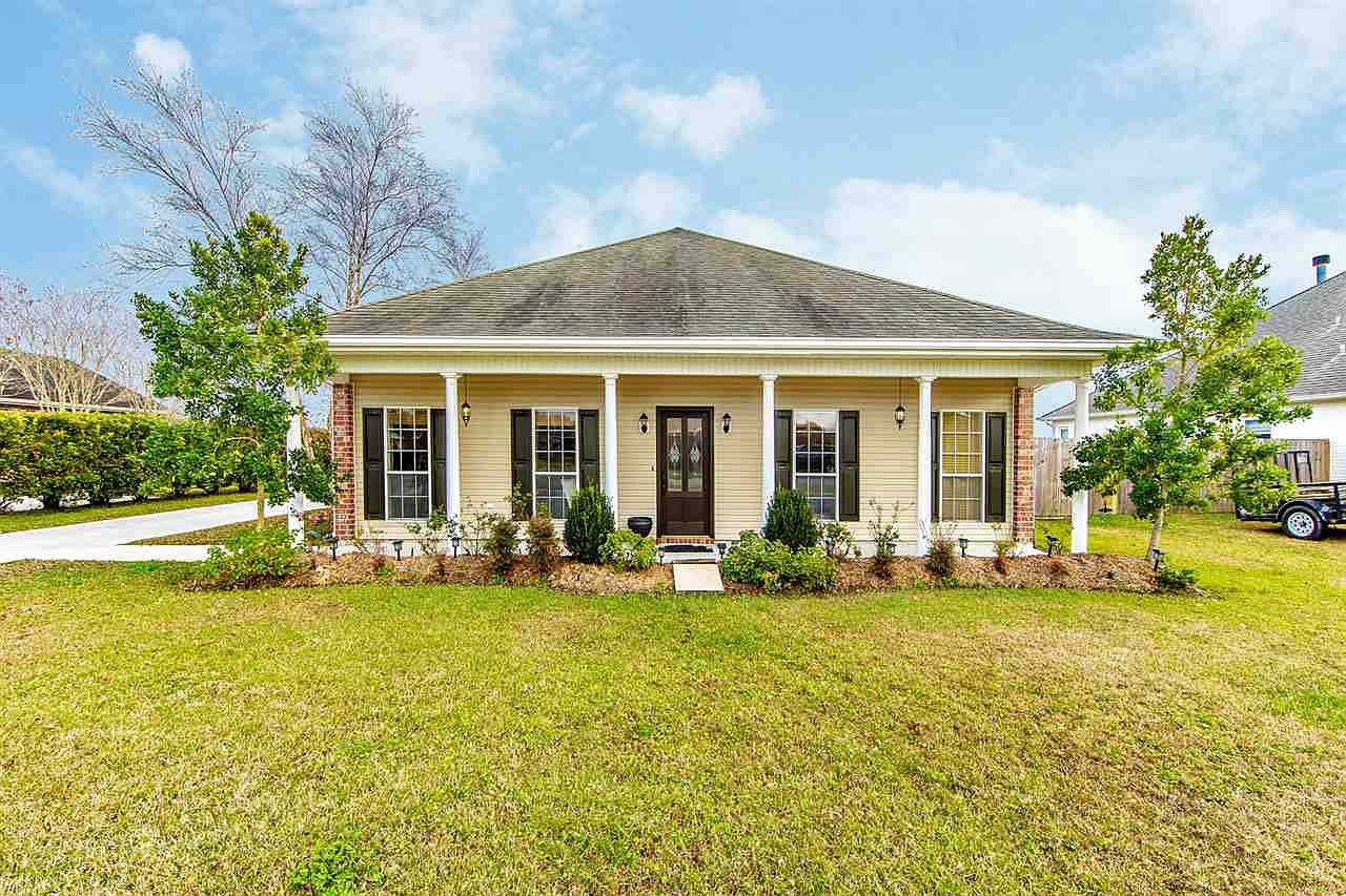 249 Lake Penchant Ct, Houma, LA 70360 | Zillow